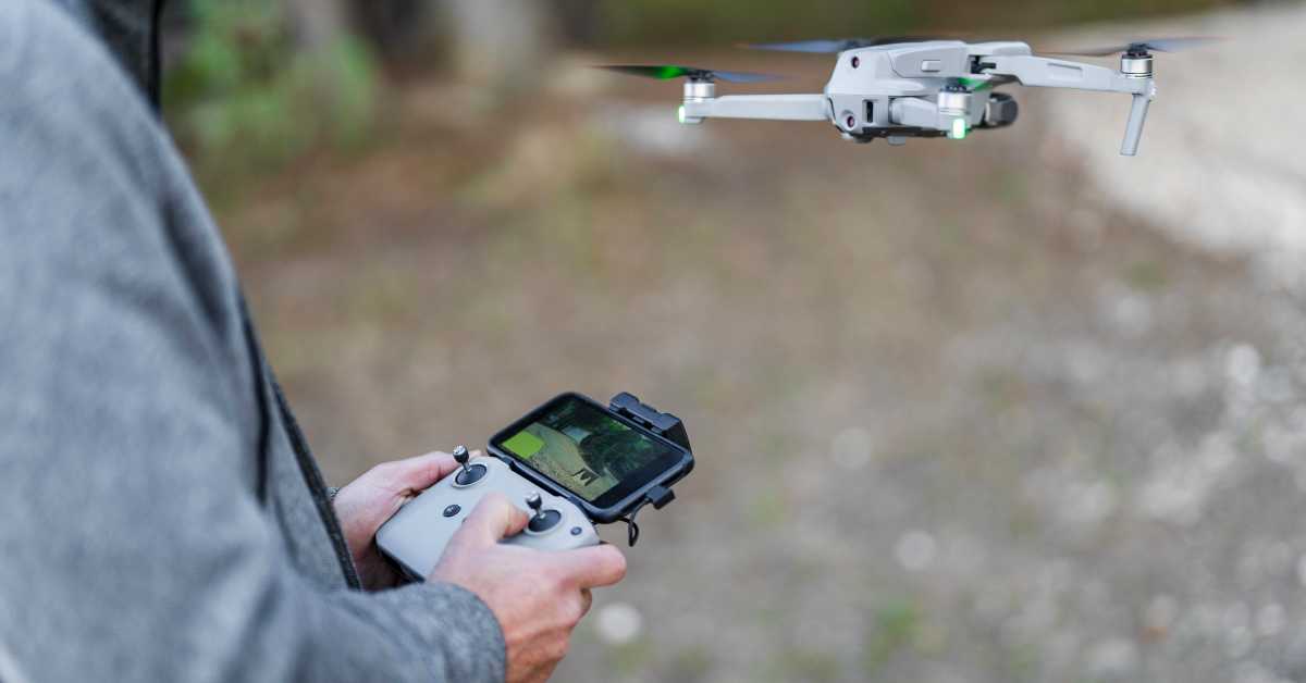 Watch This Remote Pilot's Skill as He Expertly Guides a Drone Around ...