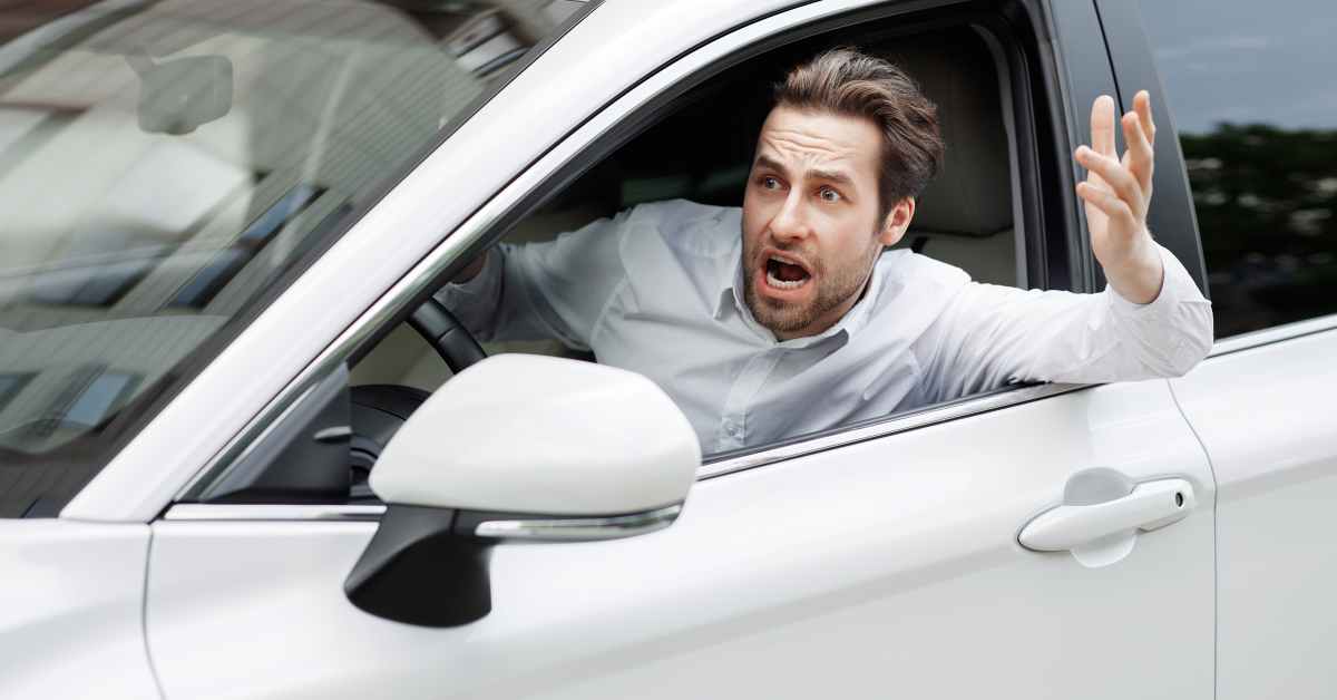 Driver's Car Is On Fire and His Quick Impressive Reaction Amazes People ...