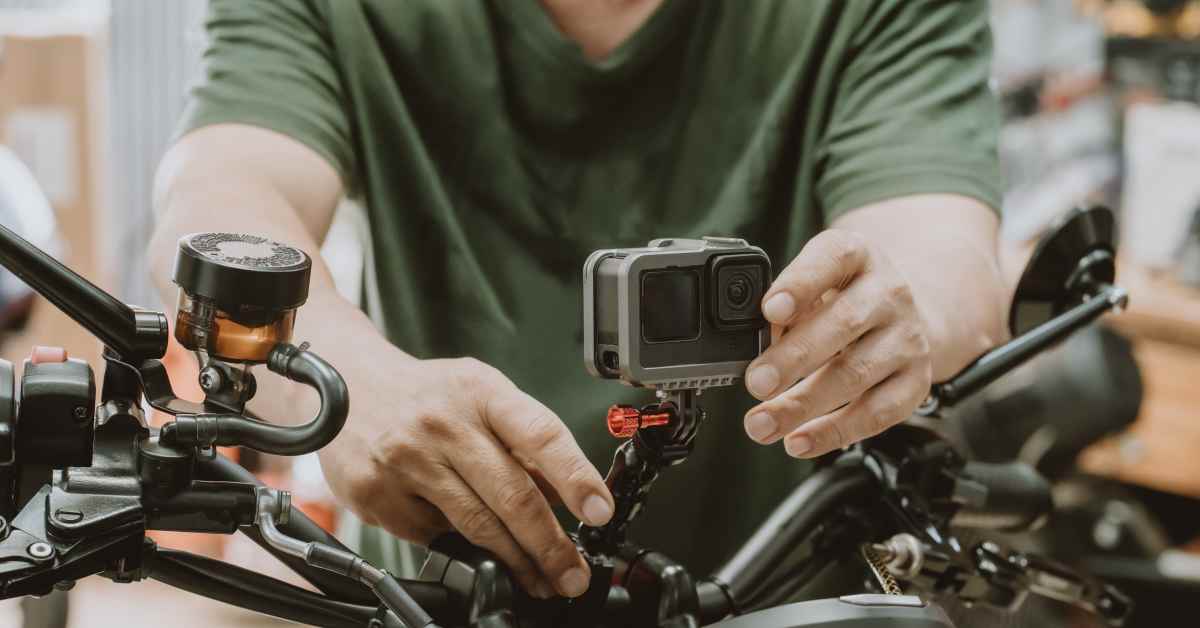 Watch Clueless Red Corvette Driver Back Into Motorcycle Then Rage About ...