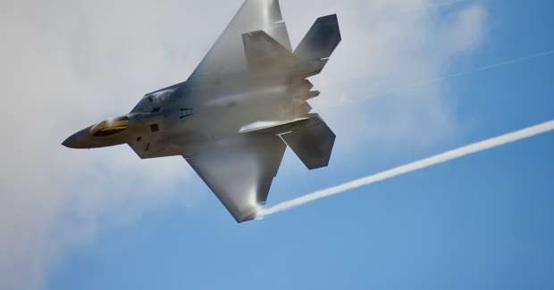 Watch: US Air Force F-22 Raptor Generates Small Clouds In High G-Force ...