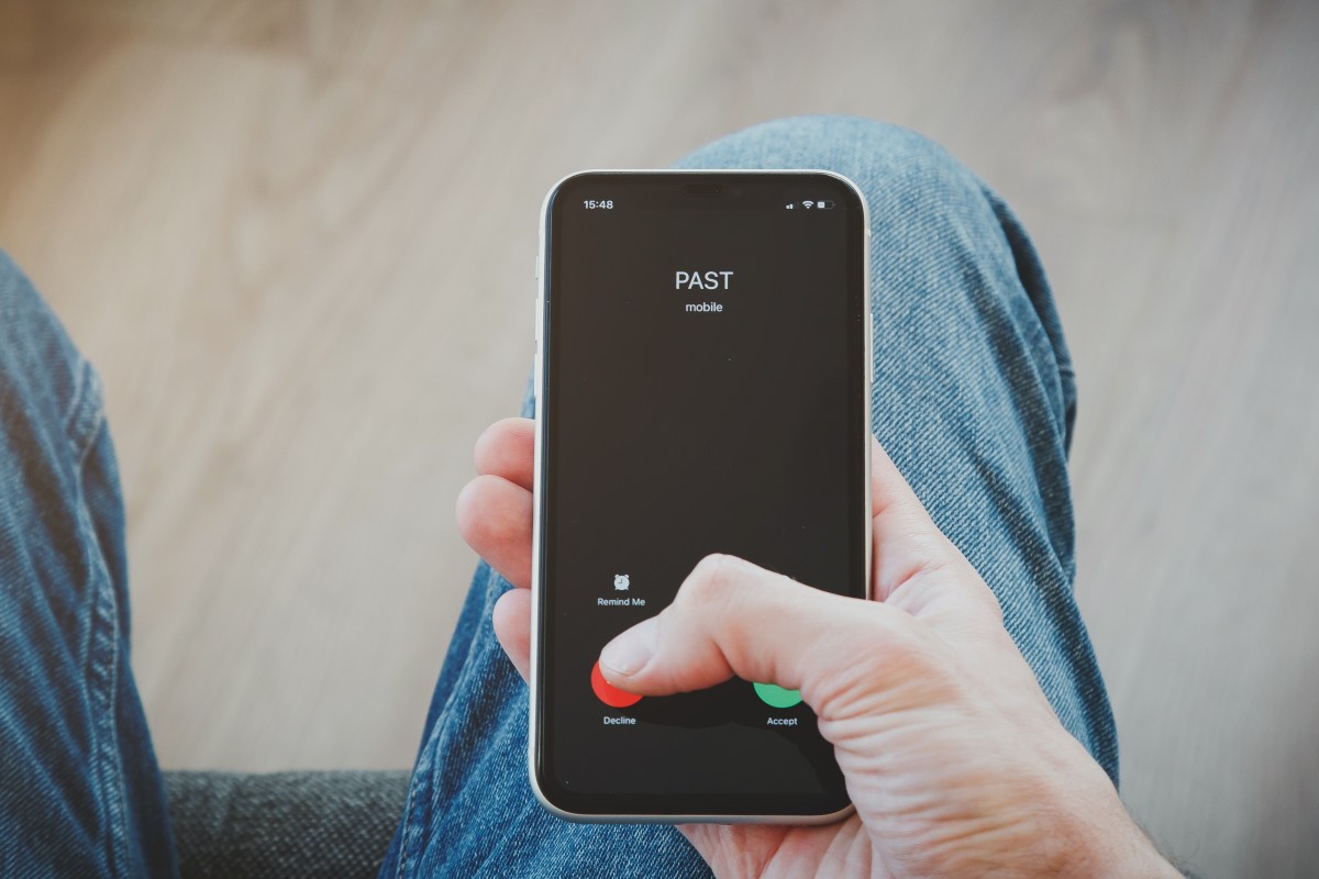 Here's the Best Way To Know Who Is Calling Your iPhone - TurboFuture