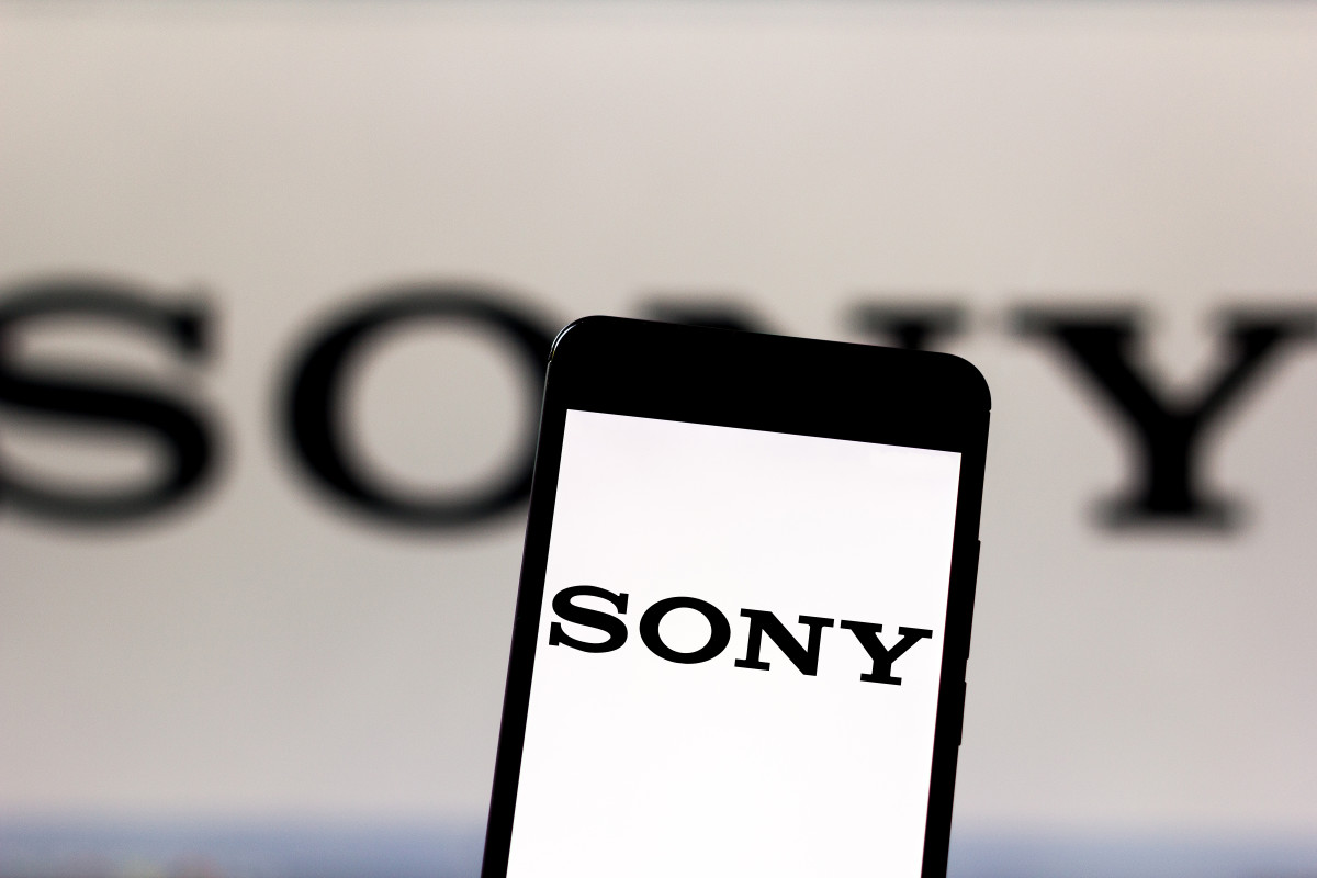 Sony Accidentally Leaked Their Newest Phone In Hysterical Slip-up ...