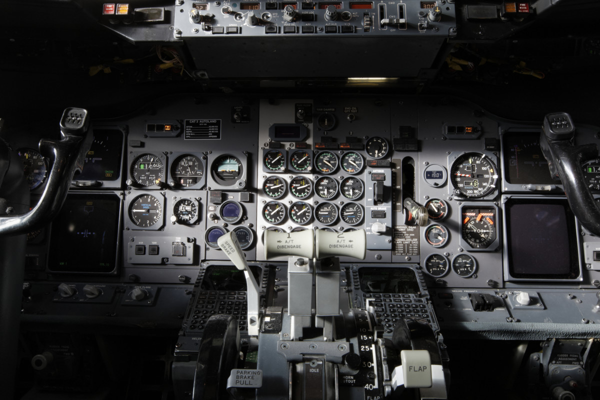 Watch Pilot Go Full Throttle to Land Jet Plane Safely on Aircraft ...