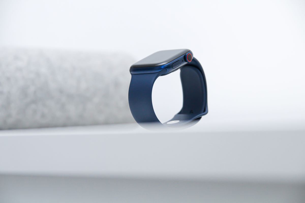 Woman Learns Apple Watch Has a Cool Photo Feature - TurboFuture