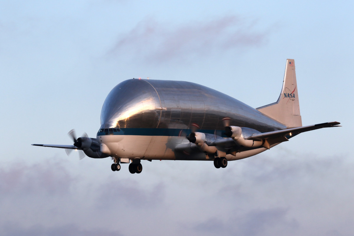Nasa’s New ‘Super Guppy’ Airplane Looks Like Something Out of a Sci-fi ...