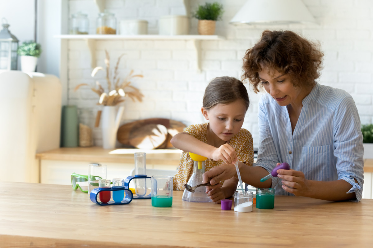 Arm & Hammer's Cool STEM Experiment for Kids Is a Guaranteed Hit ...